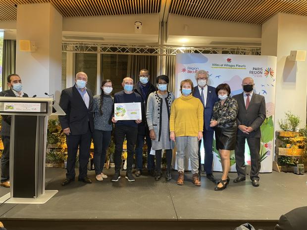 Pontault-Combault obtient sa 3ème fleur ! | Mairie de Pontault-Combault